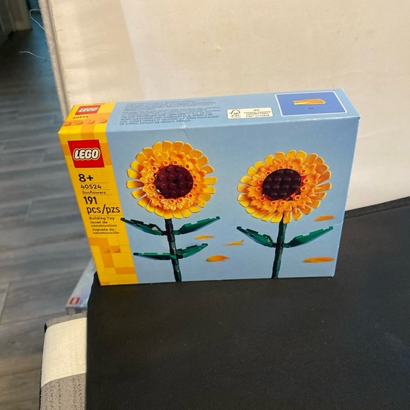 Lego | Accents | Lego Sunflower Building Set Yellow And Green | Poshmark